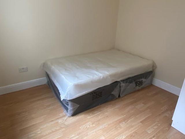Room at Fashion Street, Greater London