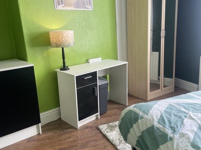 Room at Far Fold Lane, Leeds