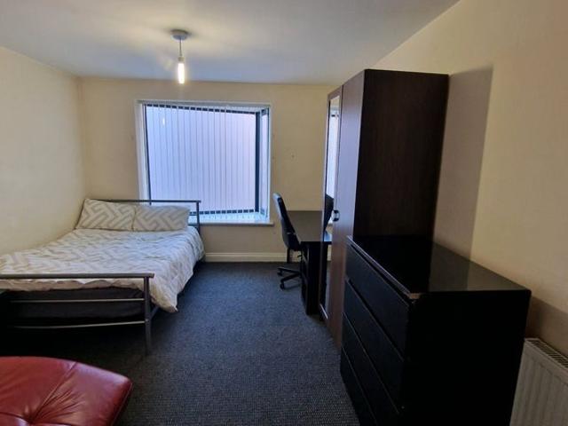 Room at Far Gosford Street, Coventry