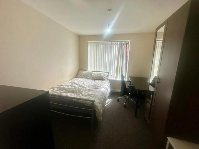 Room at Far Gosford Street, Coventry