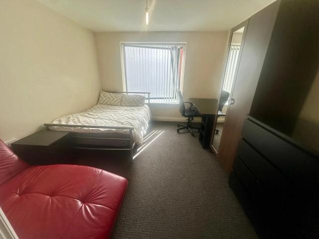 Room at Far Gosford Street, Coventry
