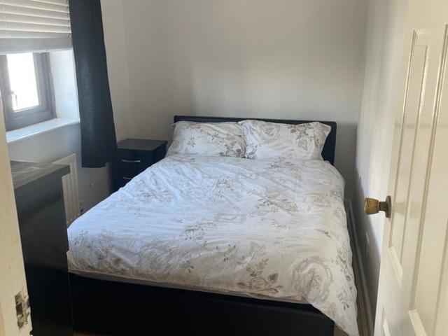 Room at Farm Road, Weston super Mare