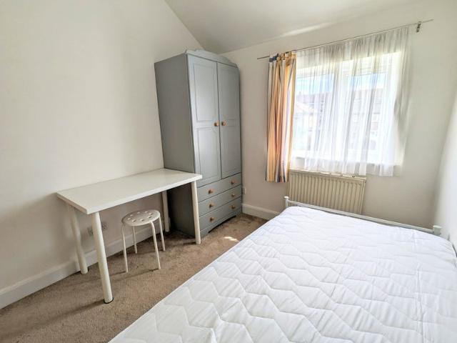 Room at Farnaby Road, Greater London
