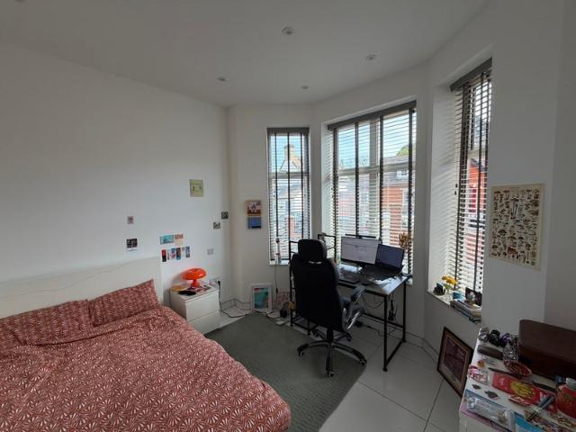 Room at Farnan Road, Greater London