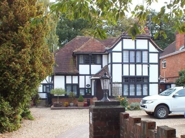 Room at Farnborough Road, Rushmoor