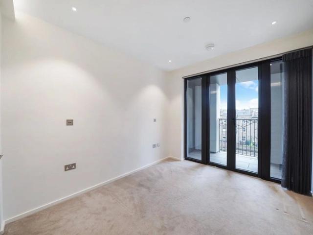 Room at Farnfield Close, Greater London