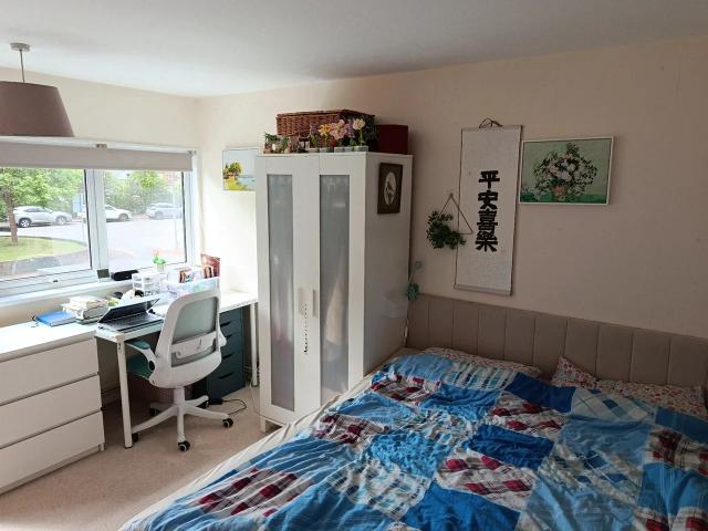 Room at Farnham Gardens, Greater London