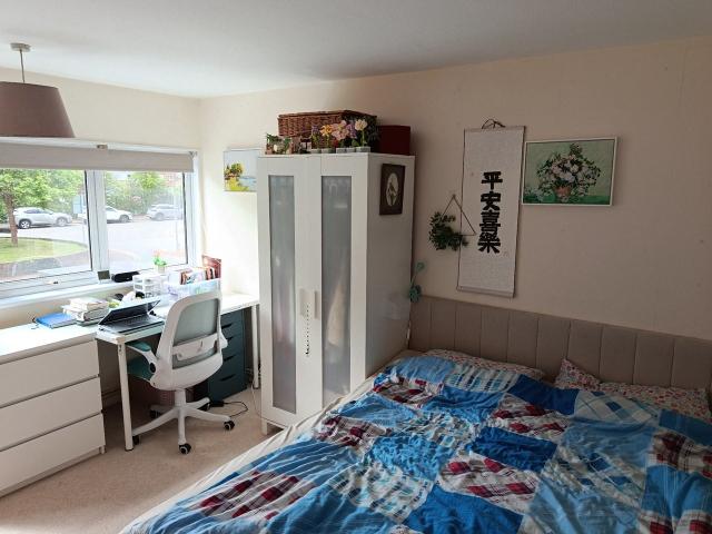 Room at Farnham Gardens, Greater London