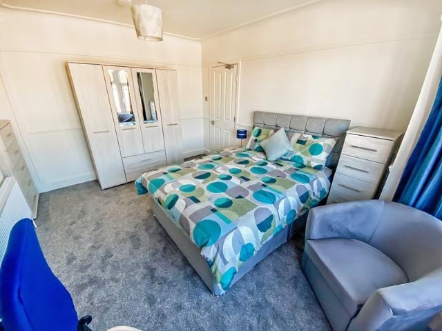 Room at Farcroft Road, Poole