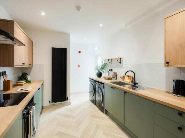 Room at Faringdon Road, Swindon