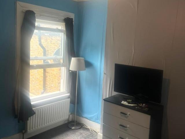 Room at Farley Road, Greater London