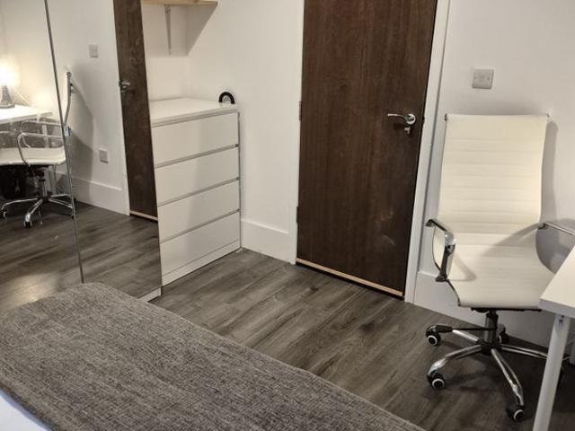Room at Farringdon Road, Greater London