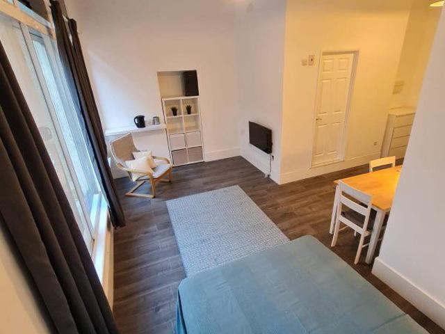 Room at Farringdon Road, Greater London