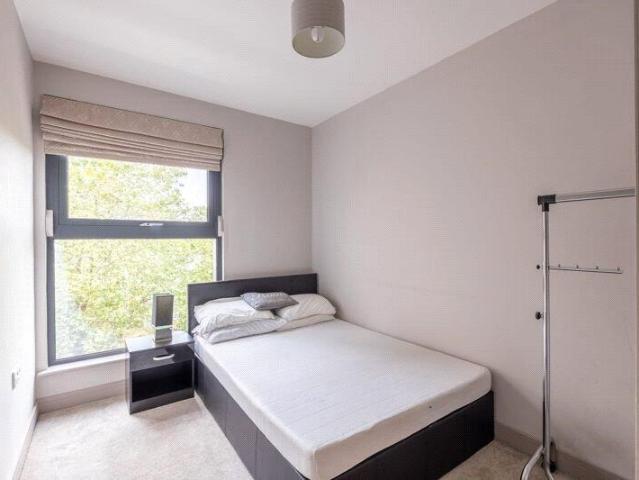 Room at Farrs Lane, Bristol