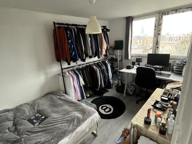 Room at Farthing Fields, Greater London