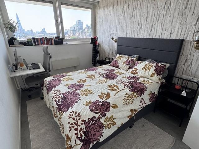 Room at Farthing Fields, Greater London