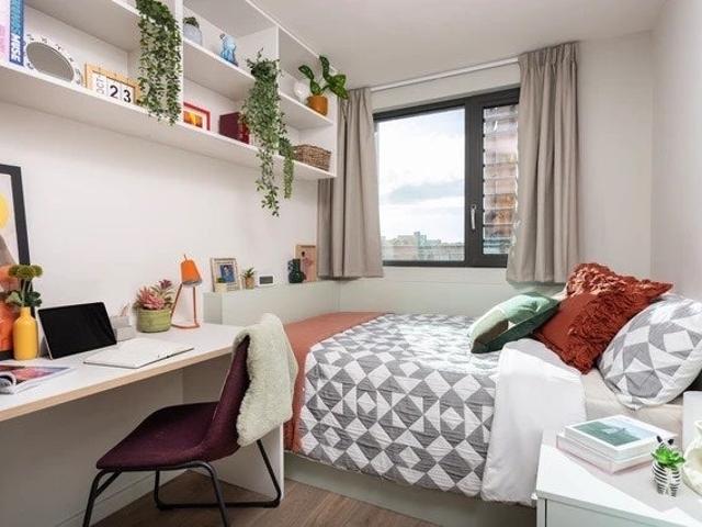 Room at Feeder Road, Bristol