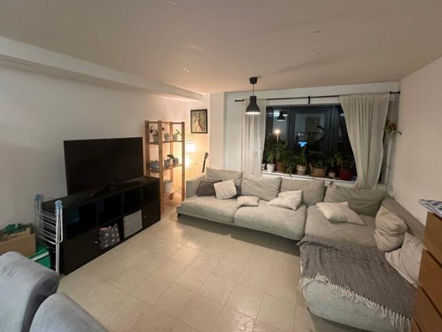 Room at Felix Road, Greater London