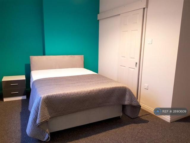Room at Felixstowe Road, Ipswich