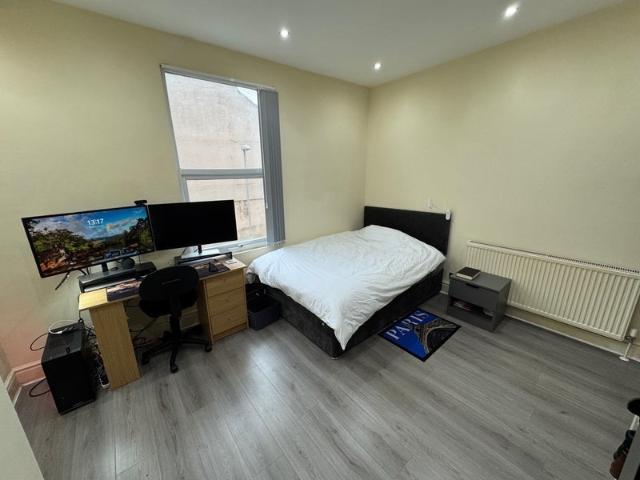 Room at Fell Street, Liverpool