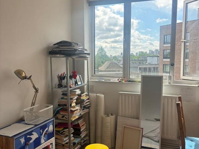 Room at Fellows Court, Greater London