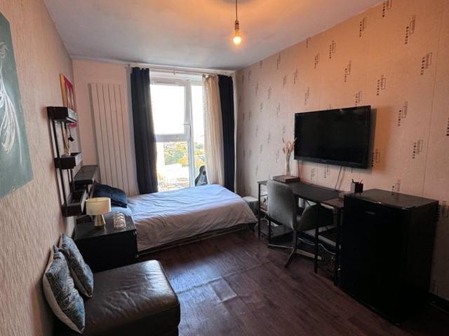 Room at Fellows Road, Greater London