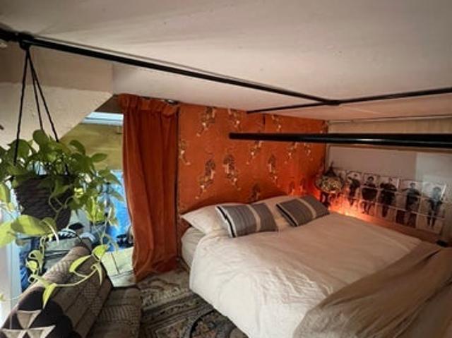 Room at Felstead Street, Greater London