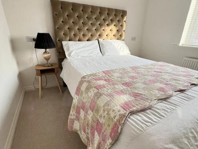 Room at Fencote Road, Leicester