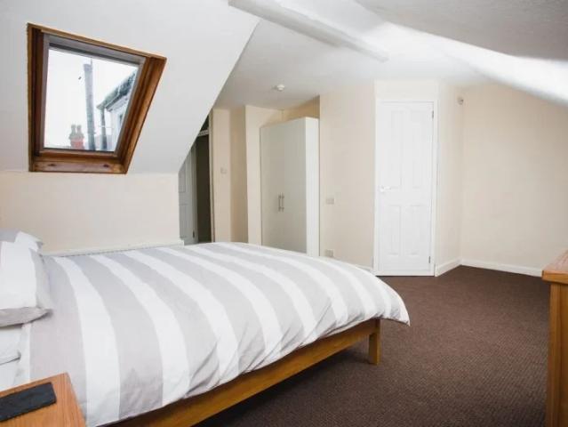 Room at Festing Grove, Portsmouth