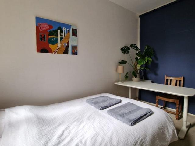 Room at Fernwood Avenue, Greater London