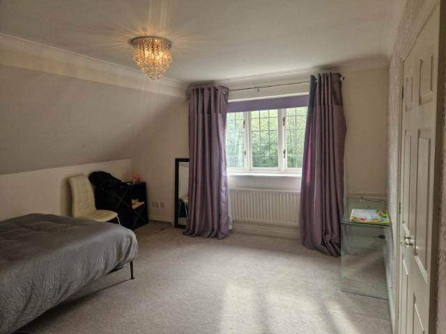 Room at Fernwood Close, Greater London