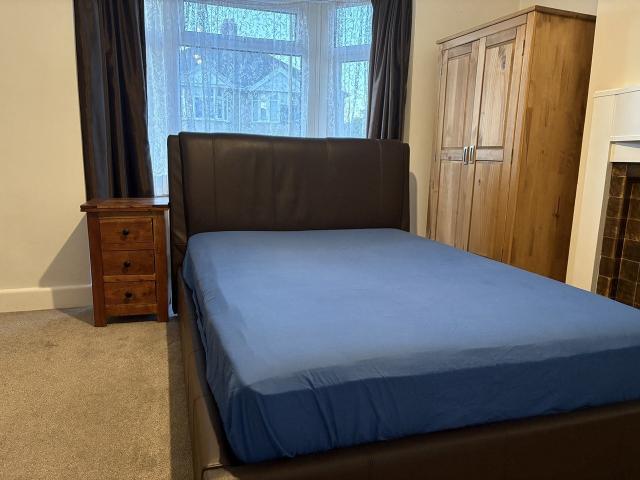 Room at Fern Hill Road, Oxford