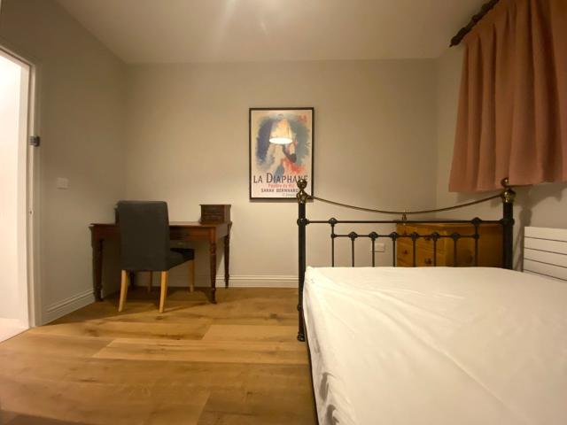 Room at Ferndale Rise, Cambridge