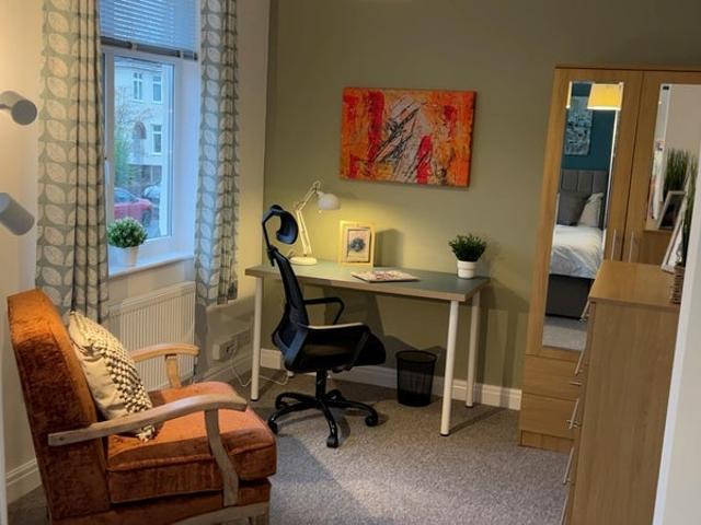 Room at Ferndale Road, Bristol