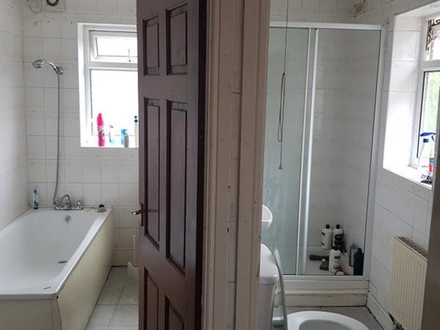Room at Fernley Avenue, Birmingham