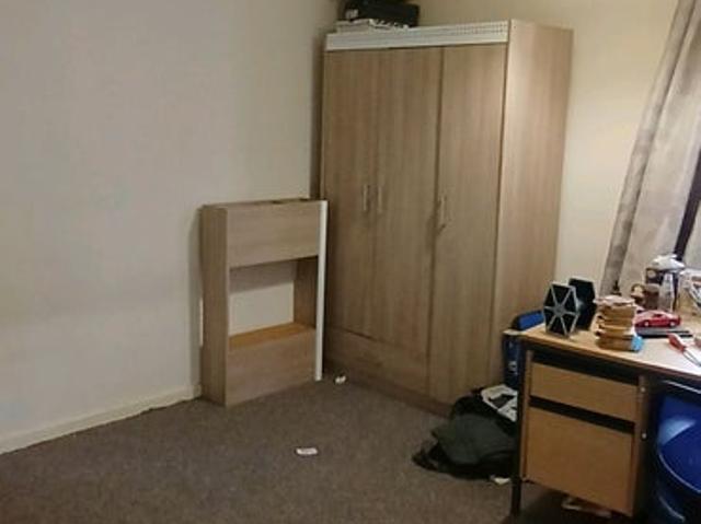 Room at Fergus Court, Glasgow