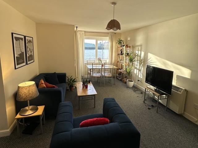 Room at Ferguson Close, Greater London