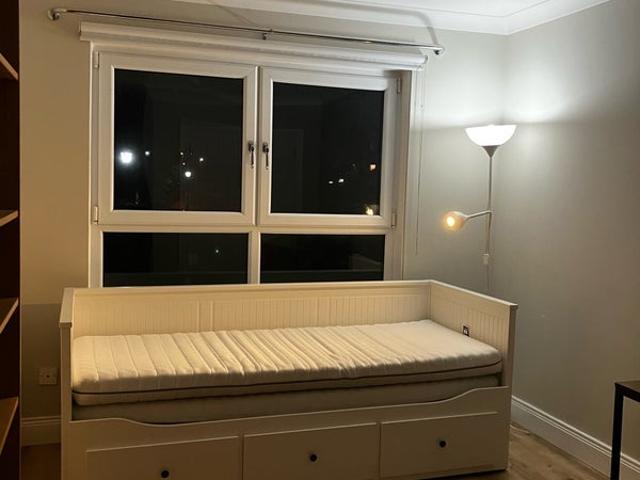 Room at Ferry Road, Glasgow