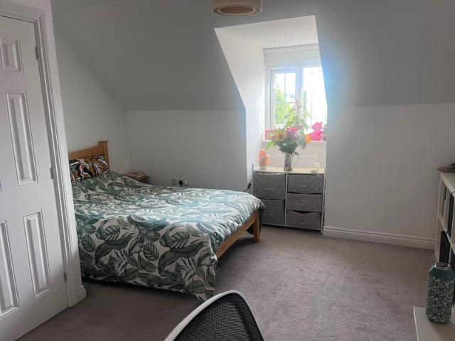 Room at Ffordd Mograig, Cardiff
