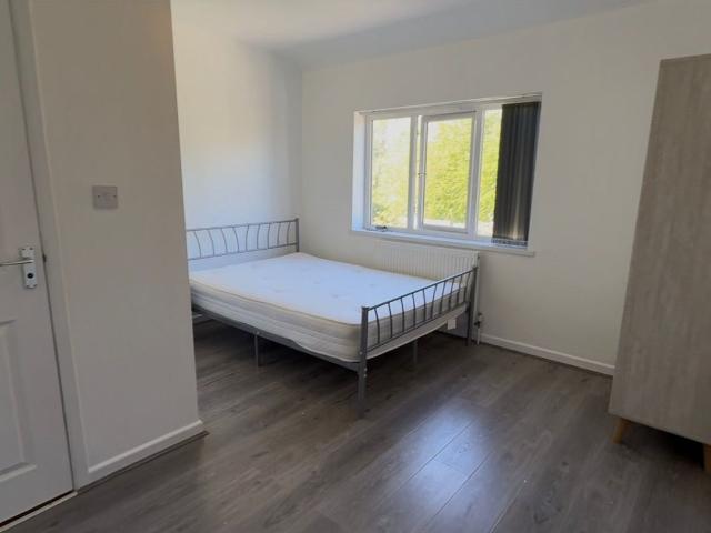 Room at Fibbersley, Willenhall
