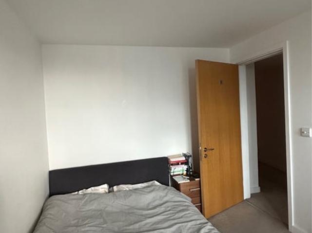 Room at Fieldgate Street, Greater London