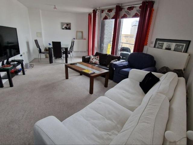 Room at Fieldgate Street, Greater London