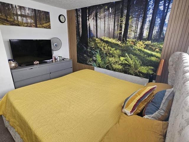 Room at Fieldway, Greater London