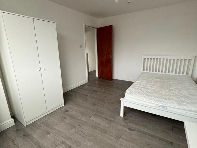 Room at Filton Avenue, Bristol