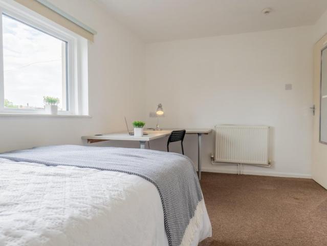 Room at Filton Avenue, Bristol