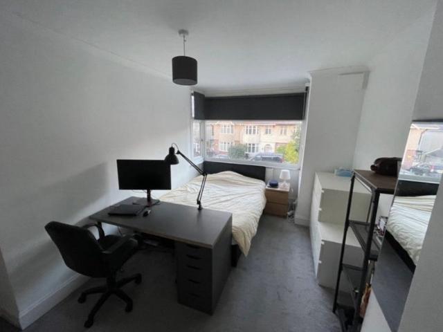 Room at Filton Avenue, Bristol