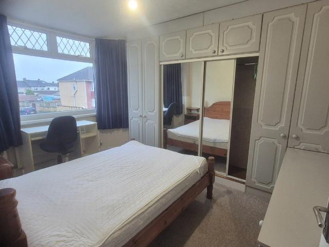 Room at Filton Avenue, Bristol