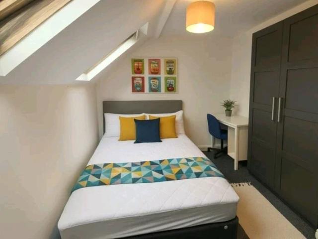 Room at Filton Avenue, Bristol
