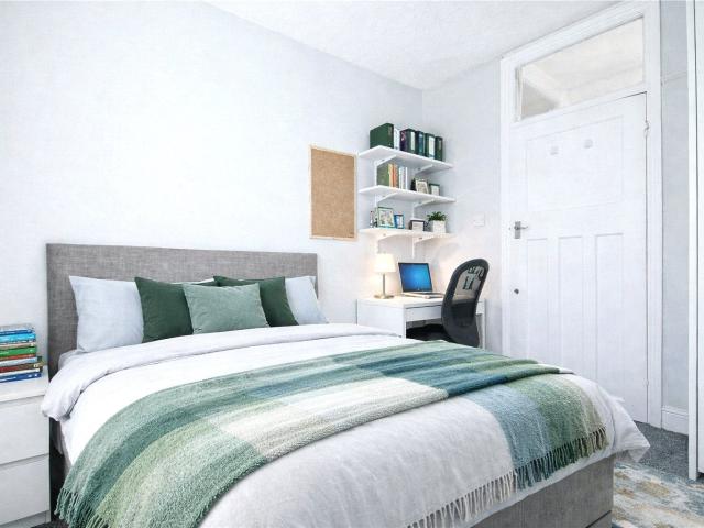 Room at Filton Avenue, Bristol