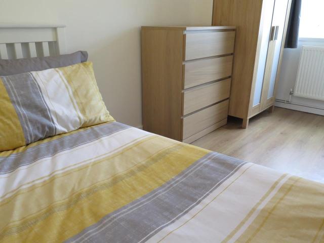 Room at Filton Avenue, Bristol